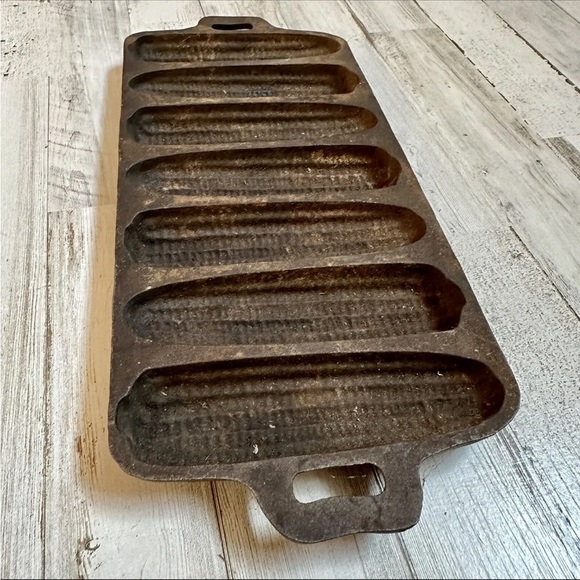 Kitchen | Antique Cast Iron Cornbread Pan | Poshmark